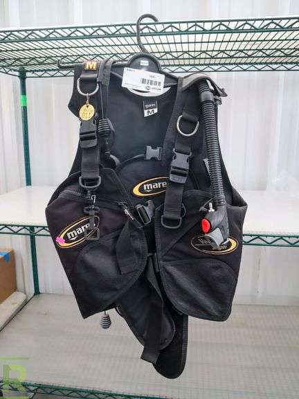 Mares Vector Origin Buoyancy Control Device, Size Medium - Roller Auctions