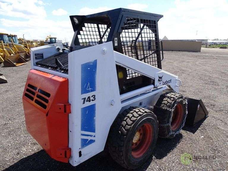 Bobcat 743 Skid Steer Loader, Auxiliary Hydraulics, 66in Bucket, 10-16. ...