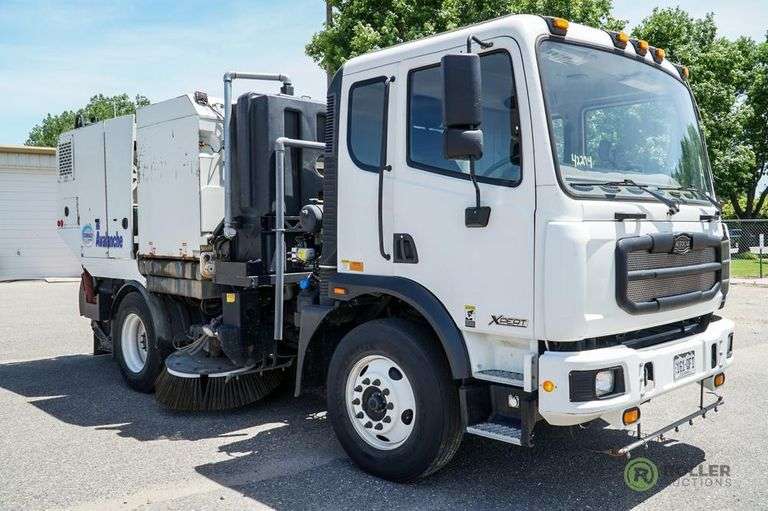 2014 AUTO M6 AVALANCHE STREET SWEEPER, Mounted on Autocar Xpert Chassis ...