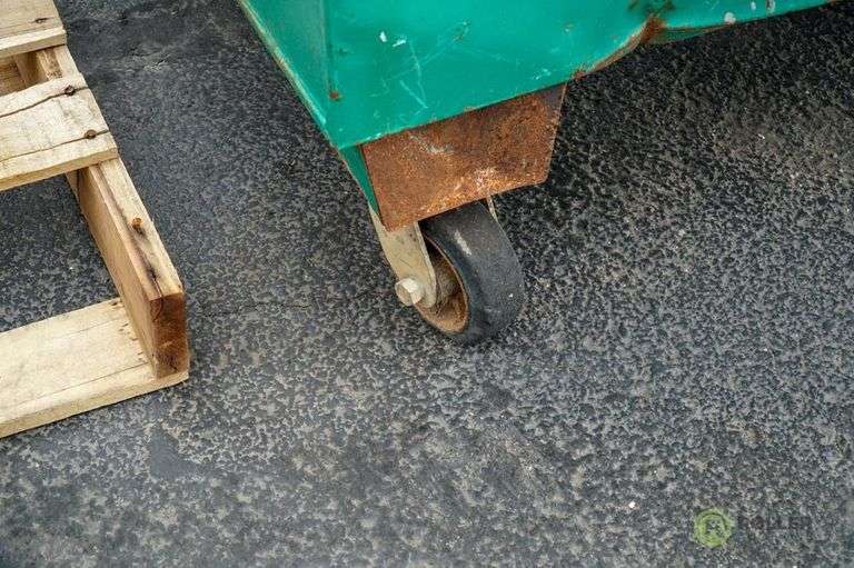 Greenlee 4860/35057 Job Box on Casters - Roller Auctions