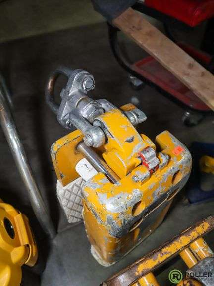 (2) Lewis Lifting Appliances - Roller Auctions