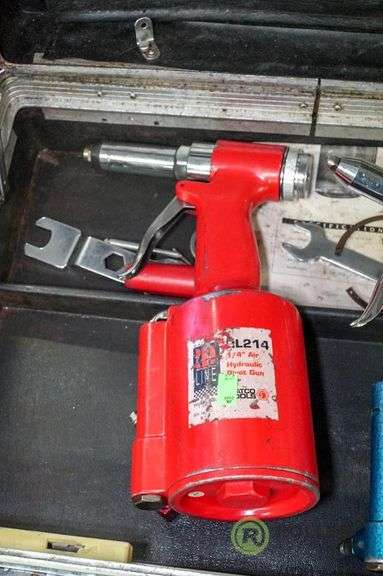 Matco 1/4in Air Rivet Gun and Central Pneumatic Air Riveter - Roller ...