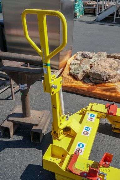 10-Ton Rigging Cart With (2) Swivel Handles - Roller Auctions