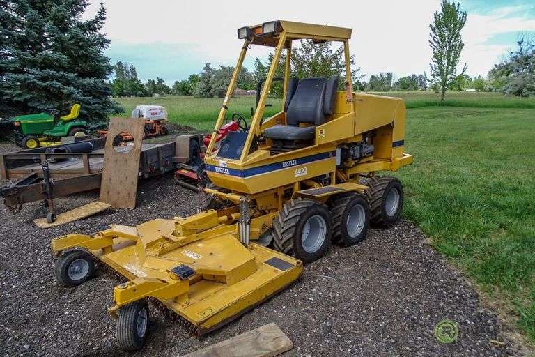 Hustler 6400 Commercial Ride-on Side Hill Mower, 72in Mower Deck ...