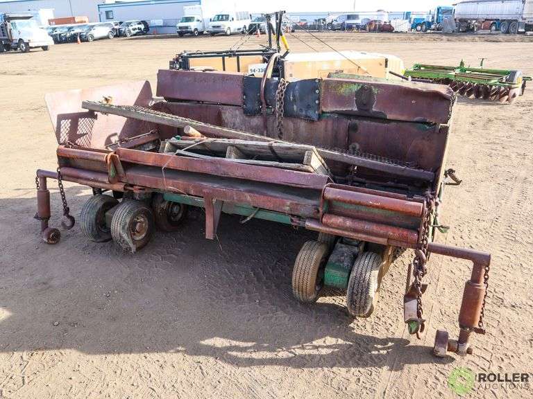 Layton Asphalt Spreader Box - Roller Auctions