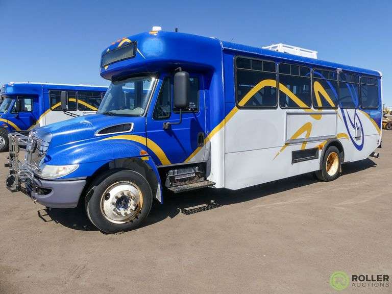 2013 International Champion RWD 23-Passenger Shuttle Bus - Roller Auctions