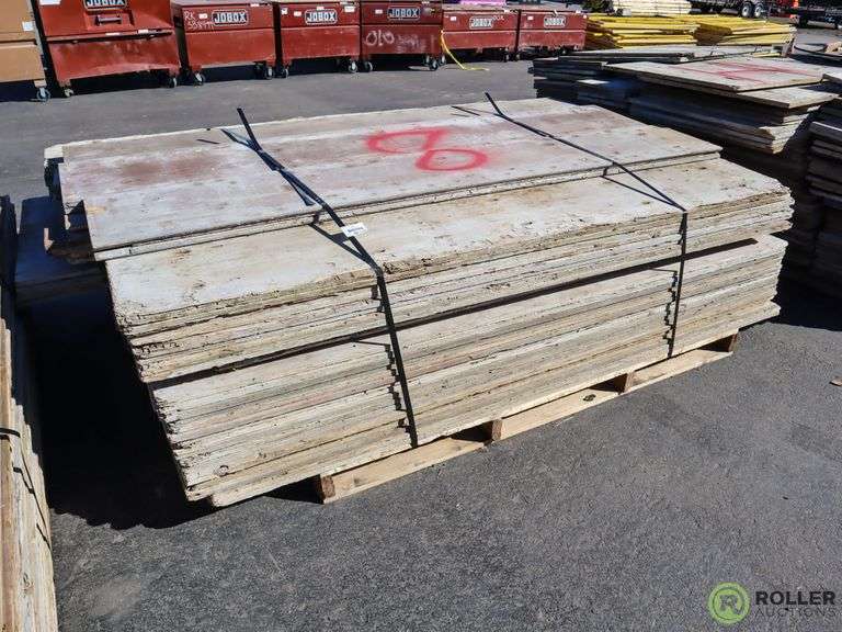 (48) 2'x8' Miscellaneous Concrete Forms; Corners and Panels - Roller ...