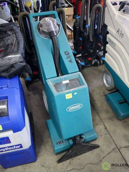 Tennant 1220 Self Contained Carpet Extractor, 16" - Roller Auctions