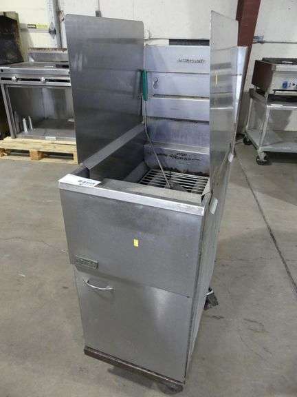 Pitco 35C+C Stainless Steel Fryer on Casters - Roller Auctions