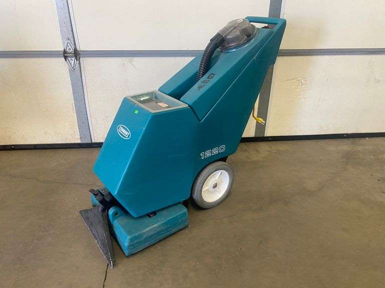 Tennant 1220 Self Contained Carpet Extractor, 16" - Roller Auctions