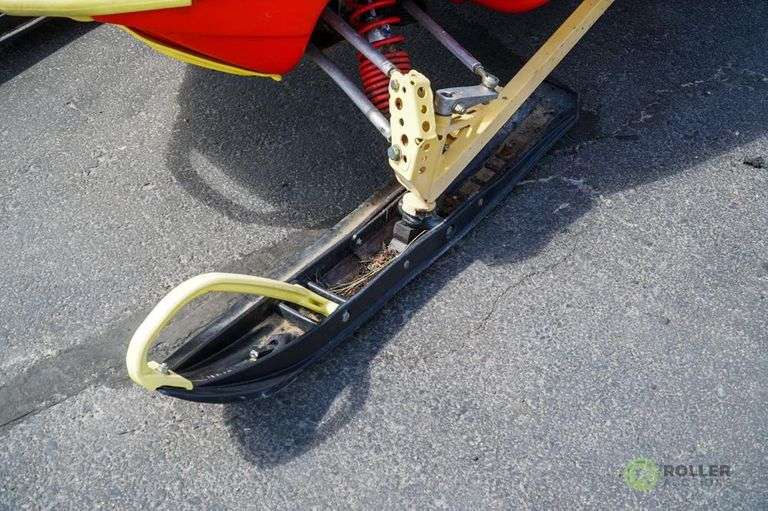 2002 Polaris Vertical Edge S02NM8CS-11 156 Snowmobile, Genesis III ...