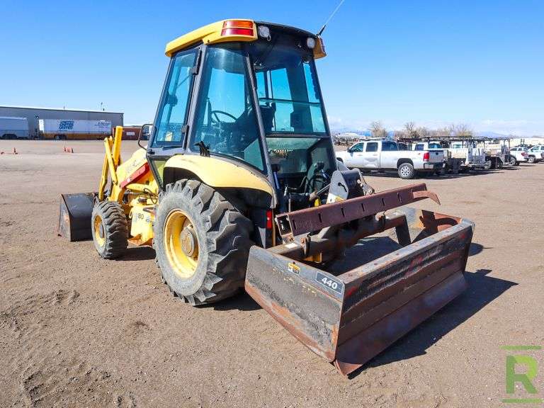 New Holland LV80 4WD Tractor/Loader - Roller Auctions