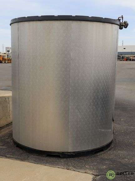 (2) Calmac Insulated No Melt Polypropylene Glycol Tanks With Heating ...