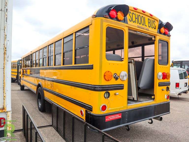 2005 International CE300 RWD 77-Passenger School Bus - Roller Auctions