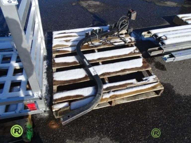 Draw-Tite Bike Rack With Lights - Roller Auctions