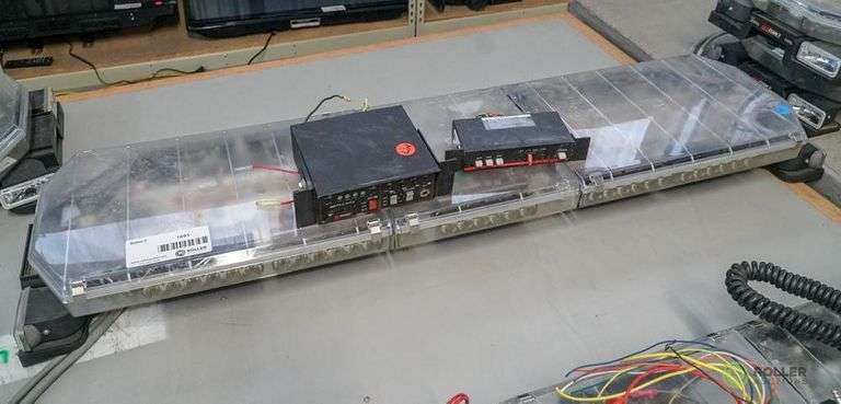 Code 3 21tr Light Bar With Controls Roller Auctions