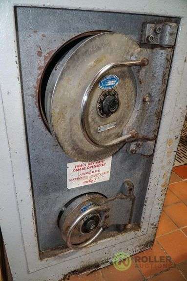 Major Safe Company 2-Level Tool Resistant Safe With Star Upper Safe ...