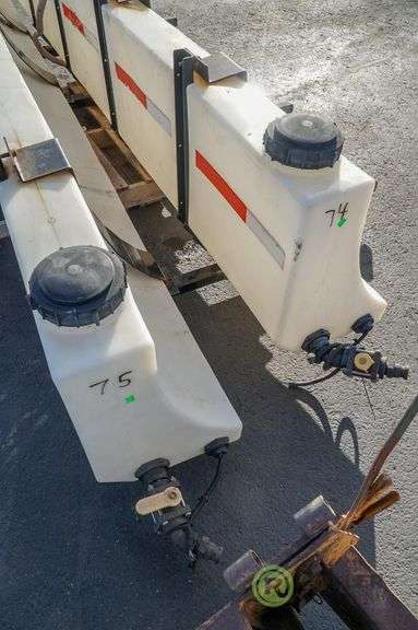 (2) Varitech Industries Poly Tanks - Roller Auctions