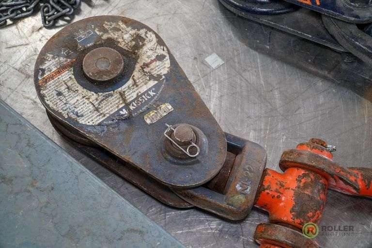 (2) 8-Ton Snatch Blocks - Roller Auctions