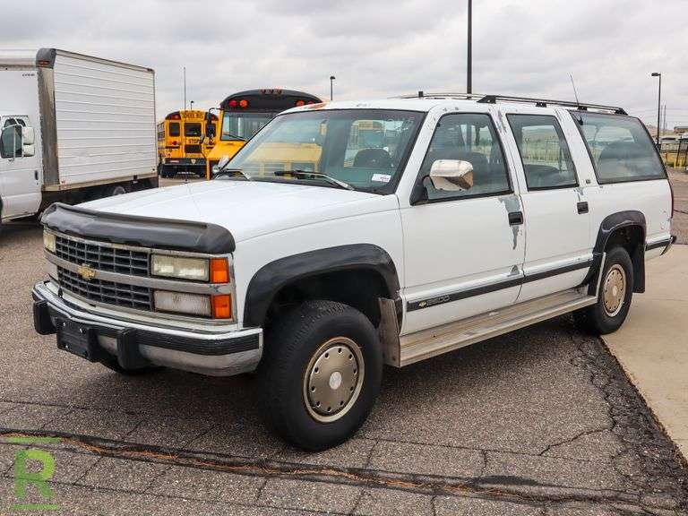 1992 Chevrolet Suburban K2500 4WD SUV - Roller Auctions
