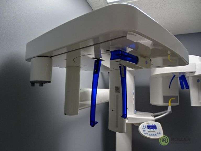 2013 Sirona D3352 Orthophos XG Panoramic X-Ray Machine With Wall Mount ...
