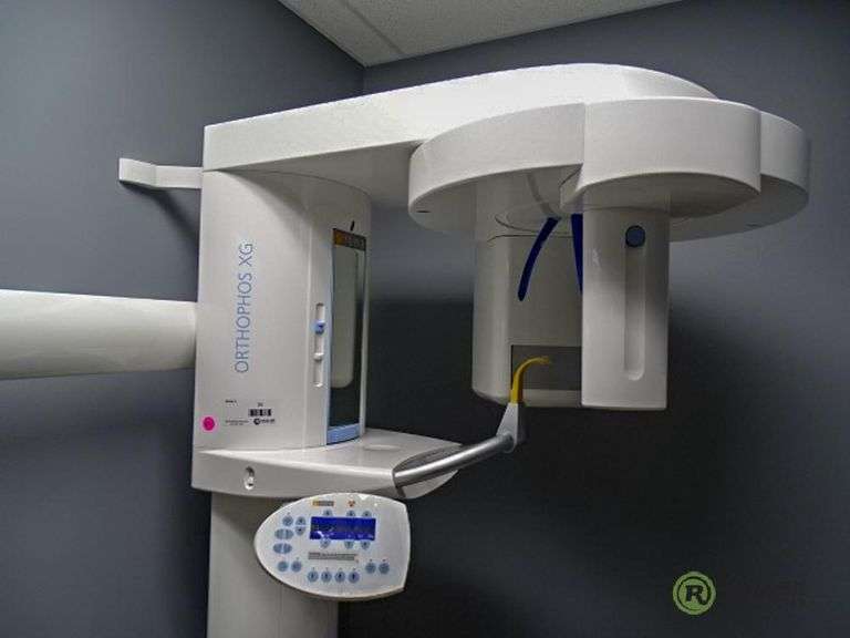 2013 Sirona D3352 Orthophos XG Panoramic X-Ray Machine With Wall Mount ...