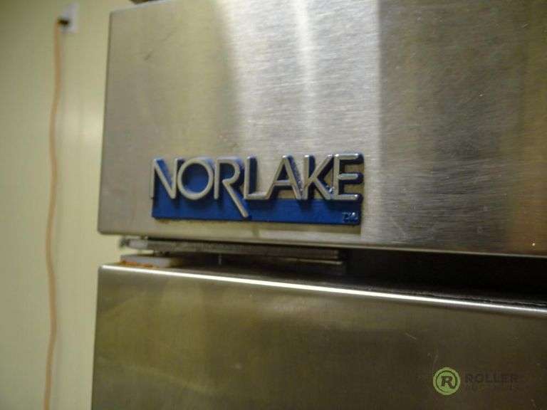 Norlake GF2SSD Stainless Steel 2-Door Reach In Freezer on Casters ...