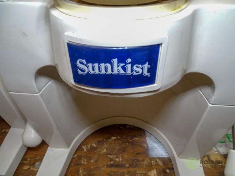 (2) Sunkist 100 Commercial Sectionizer - Roller Auctions