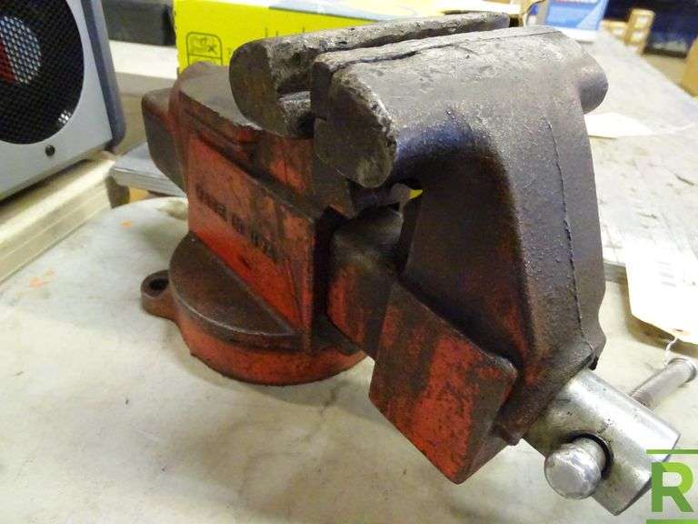 Columbian D45-M4 5" Vise - Roller Auctions