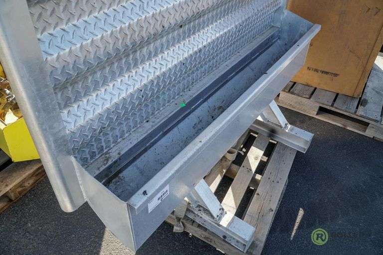 Meritt Aluminum semi Truck Chain Rack - Roller Auctions