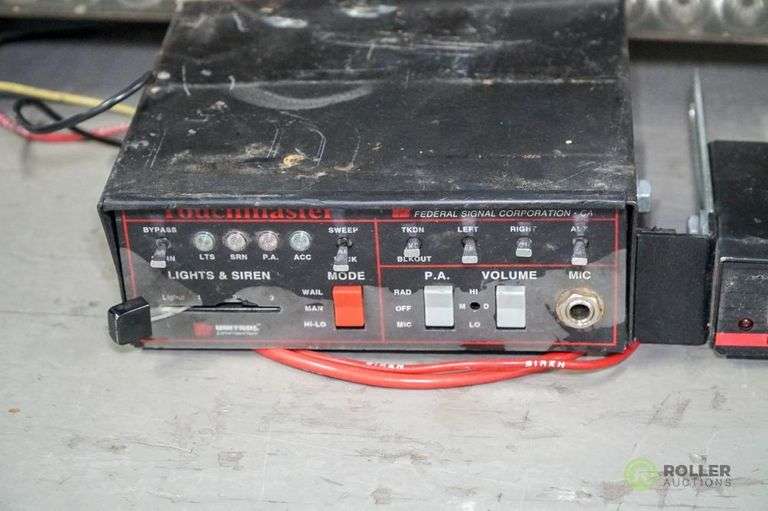 3 Code 3 21tr Light Bars With Controls Roller Auctions