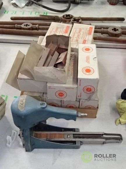 Pneumatic Cardboard Box Closing/Sealing Staple Gun - Roller Auctions