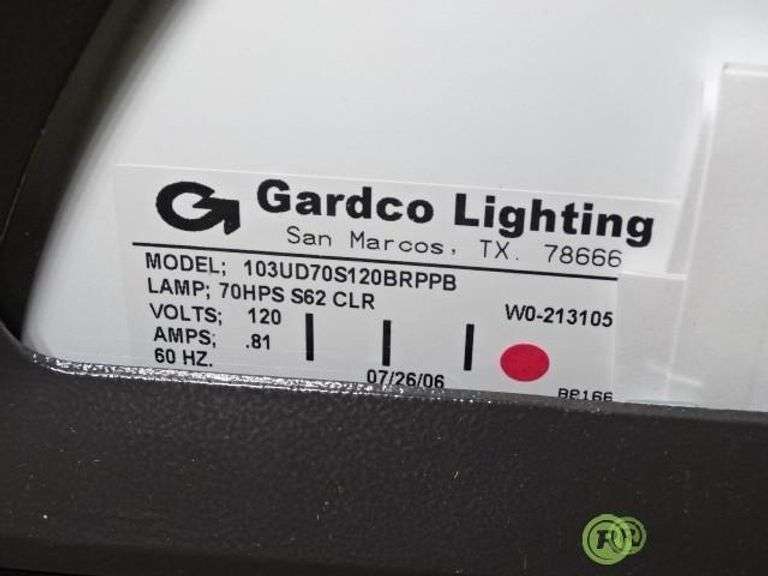 Gardco Lighting Light Fixture - Roller Auctions