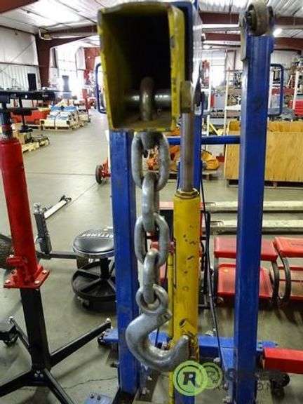 Goodyear 2-Ton Hydraulic Engine Hoist - Roller Auctions