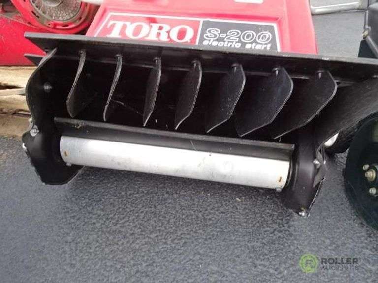 Toro S-200 Snowblower,Gas, Electric Start - Roller Auctions