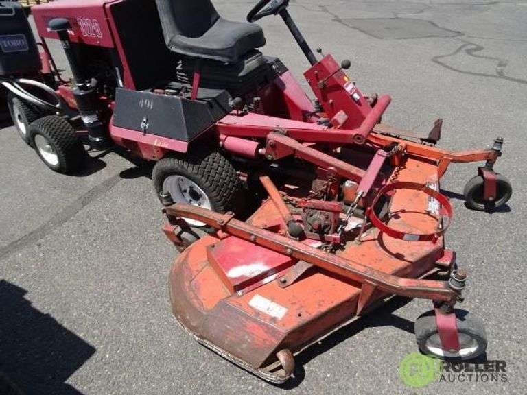 Toro Groundsmaster 322-D Ride-On Mower, 3-Cylinder Diesel Engine ...