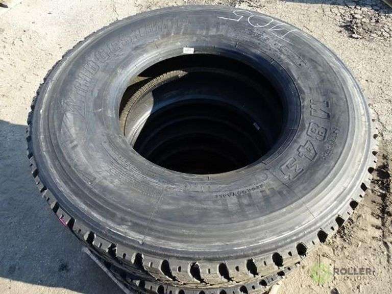 (4) Bridgestone M843 12R22.5 Tires Retread - Roller Auctions