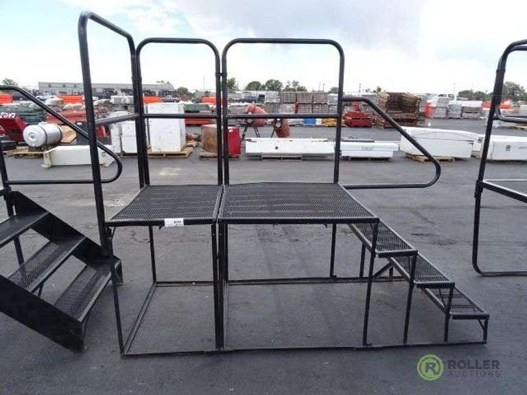 4' Metal Trailer Access Stairs With Right Handle - Roller Auctions