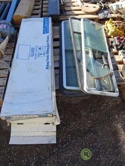 (2) C.R. Laurenc Pickup Rear Sliding Windows and Assorted Topper ...