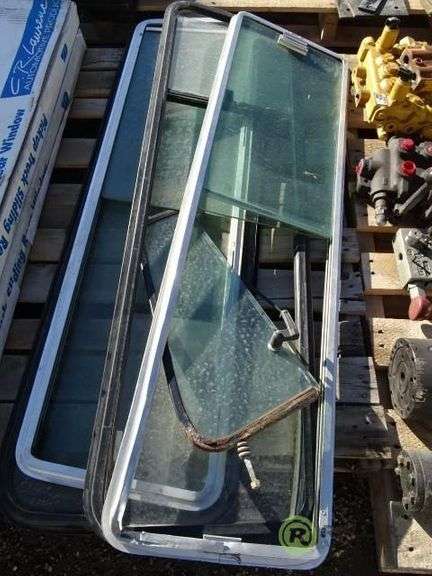 (2) C.R. Laurenc Pickup Rear Sliding Windows and Assorted Topper ...