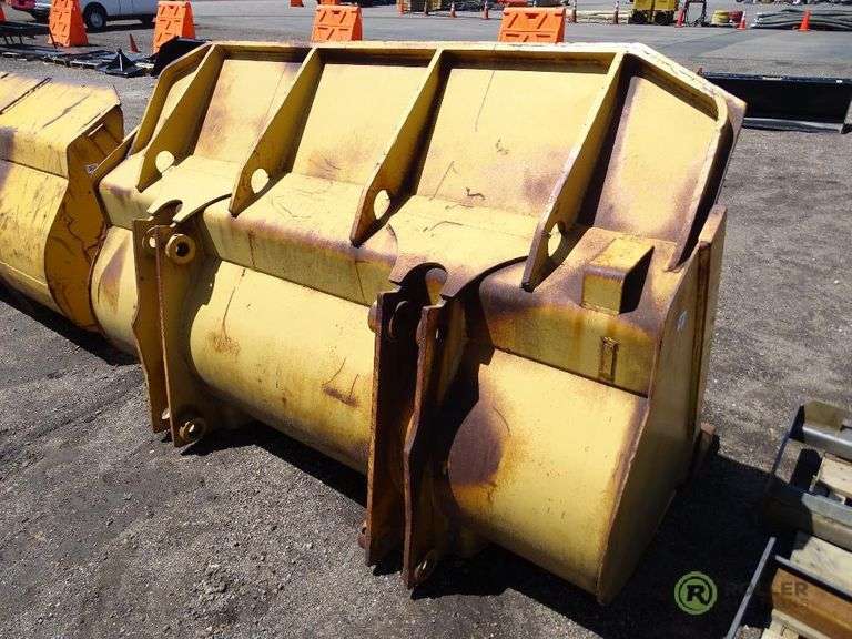 Loader Bucket - Roller Auctions