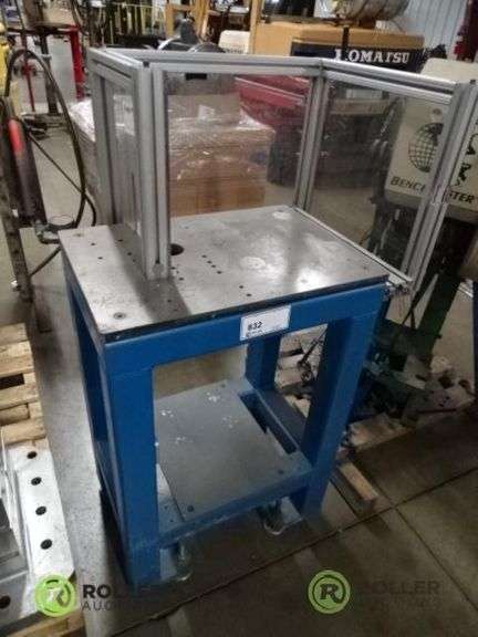 Heavy Duty Machine Stand - Roller Auctions