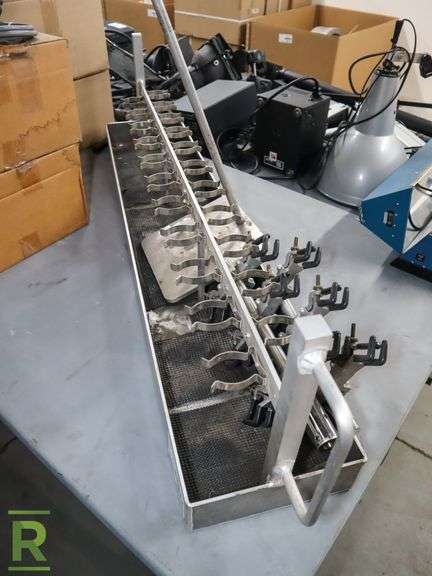 Glass Beaker Lab Stand - Roller Auctions