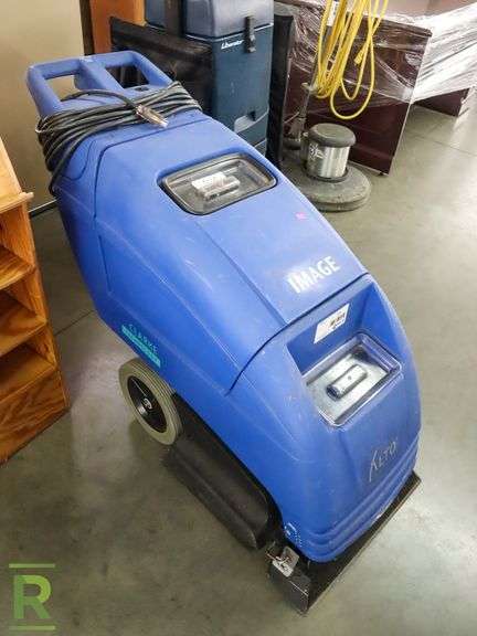 Clarke Alto Image Walk Behind Carpet Extractor - Roller Auctions