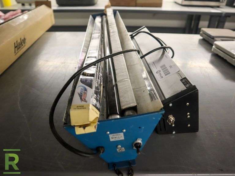 Spectroline XX-15N Ultraviolet Light and 36" Ultraviolet Light - Roller ...