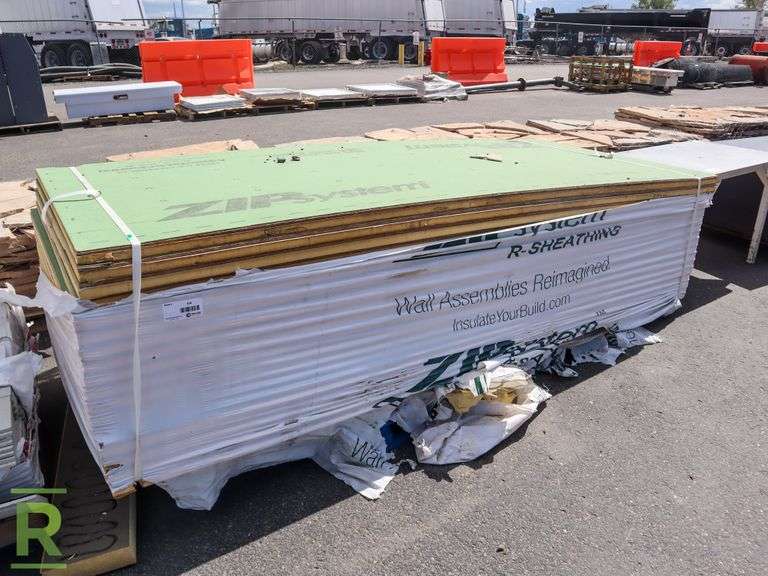 Pallet of 4' x 9' Zip System Sheathing - Roller Auctions