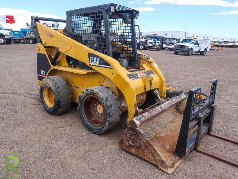 2002 Caterpillar 252 Skid Steer Loader - Roller Auctions