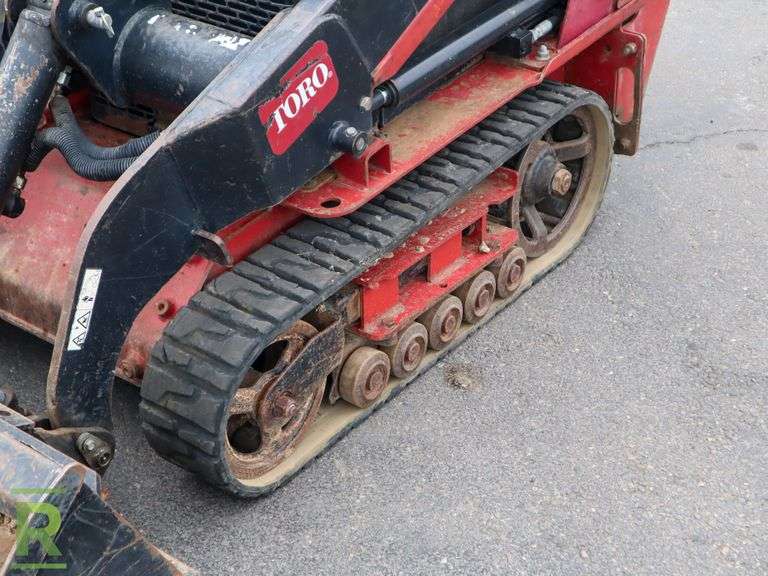 Toro 22323 Dingo Mini Loader 41" Bucket, Auxiliary Hydraulic, 43 ...
