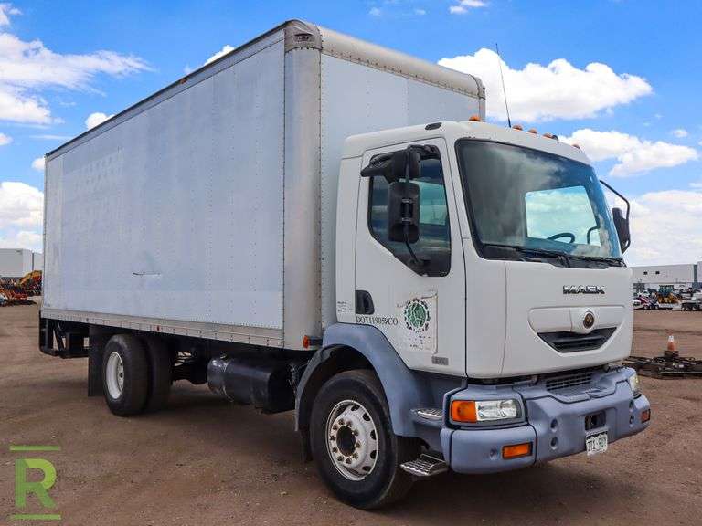 2002 Mack MV322 Freedom XXL 300 RWD Box Truck - Roller Auctions