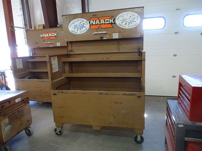 Knaack Job Master 89 Gang Box on Casters - Roller Auctions